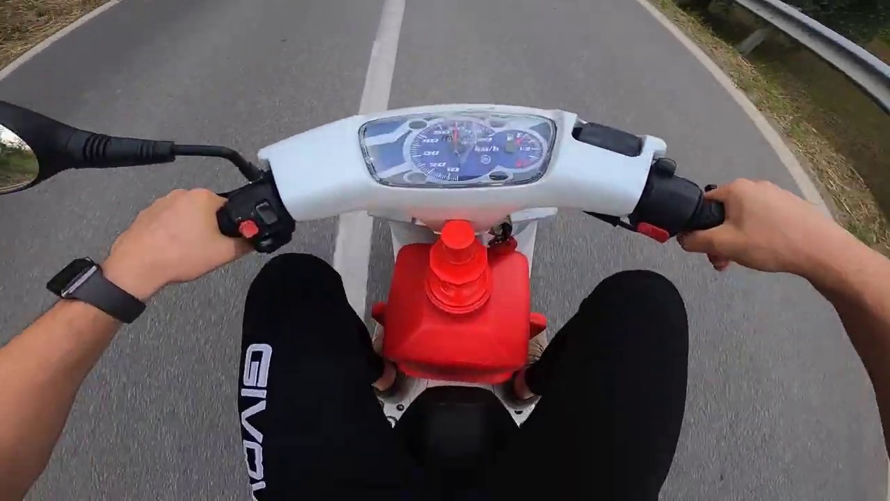 Tanica e BOOSTER 🤨- per la prima volta su un motorino - YouTube