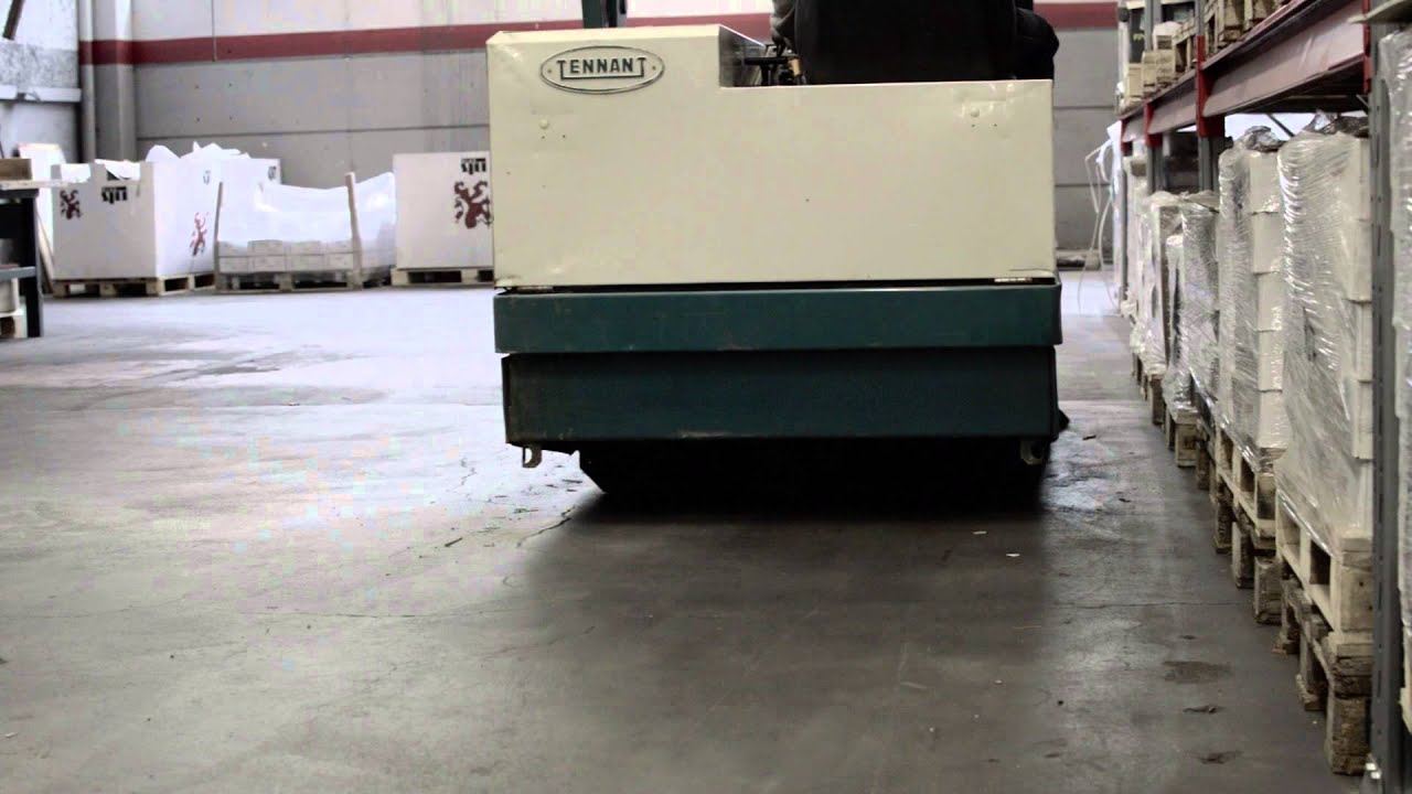 Sopmaskin Tennant 235 - YouTube