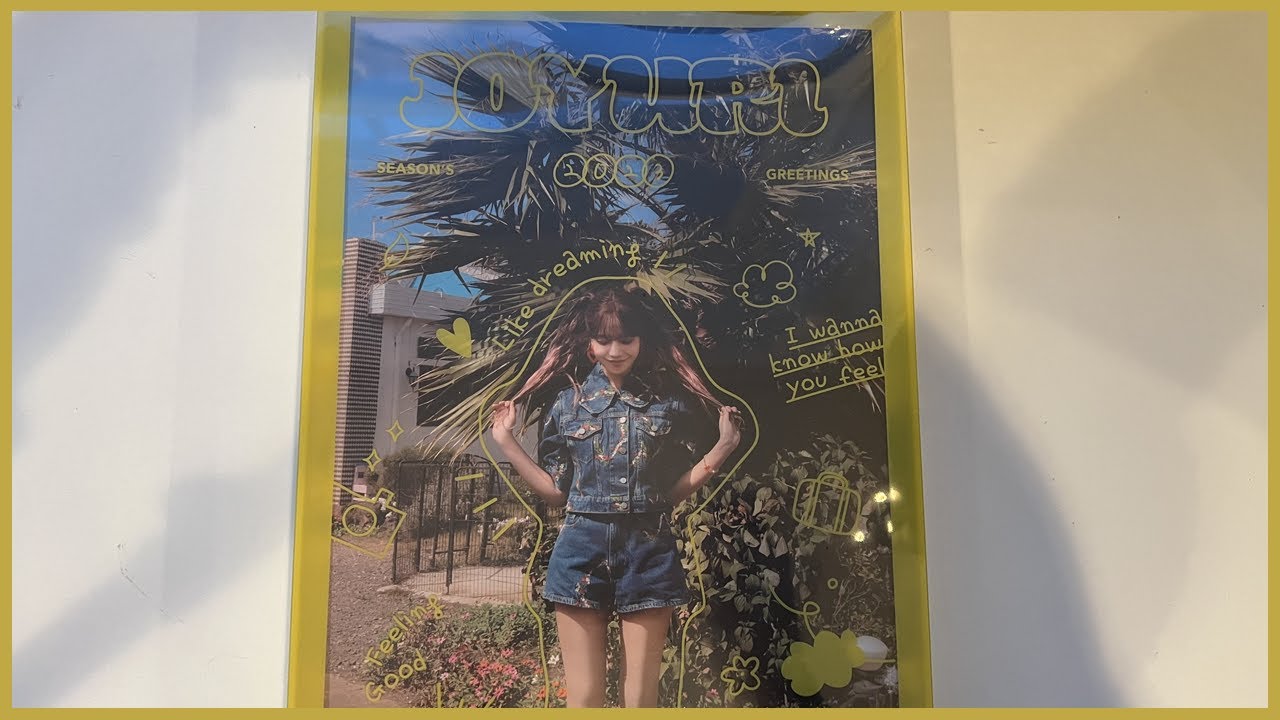 UNBOXING Jo Yuri (조유리) 2023 Season's Greetings - YouTube