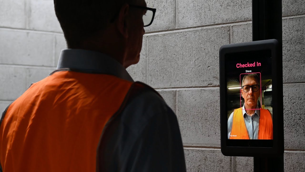 How to quickly check-in contractors - YouTube