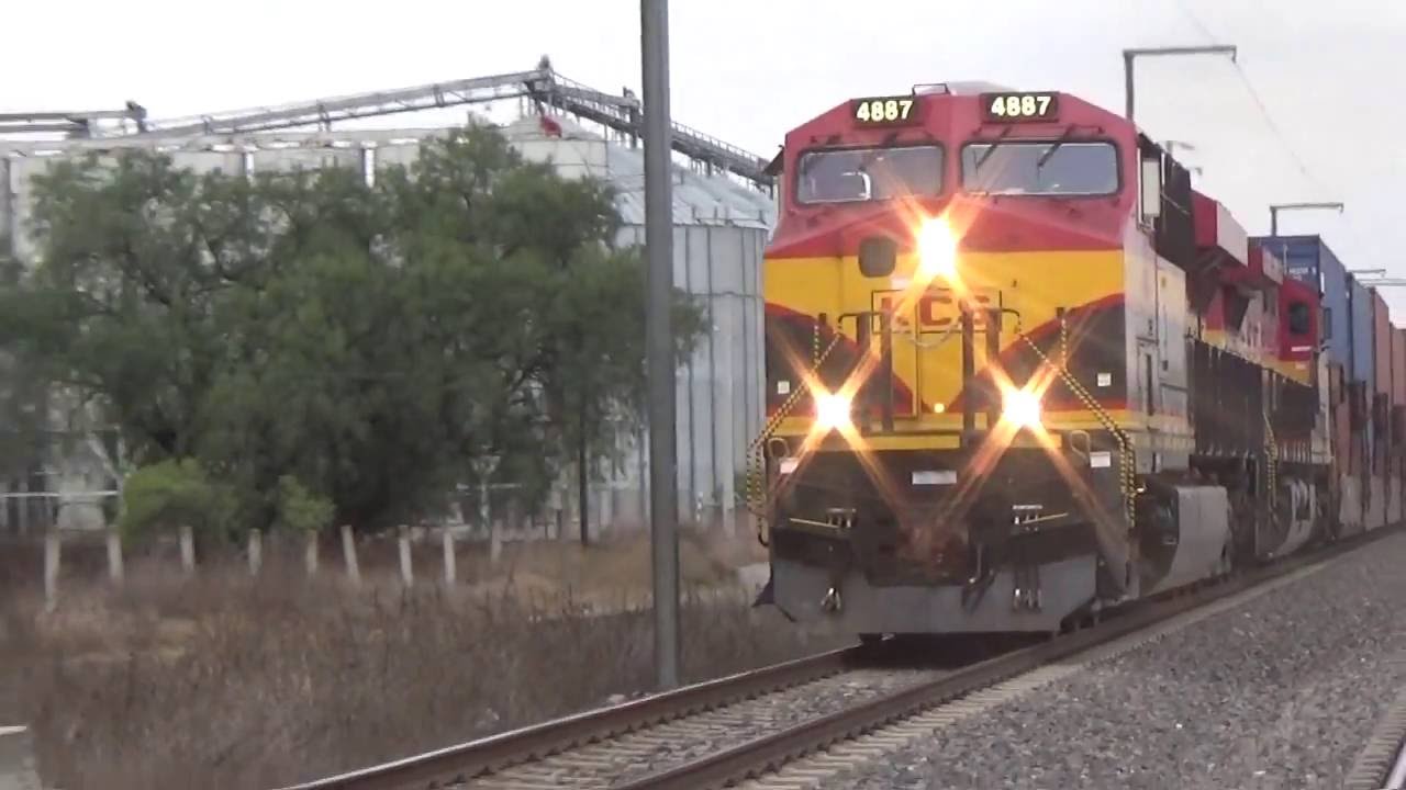 Tren Intermodal de KCSM 4887 a Toda Velocidad - YouTube