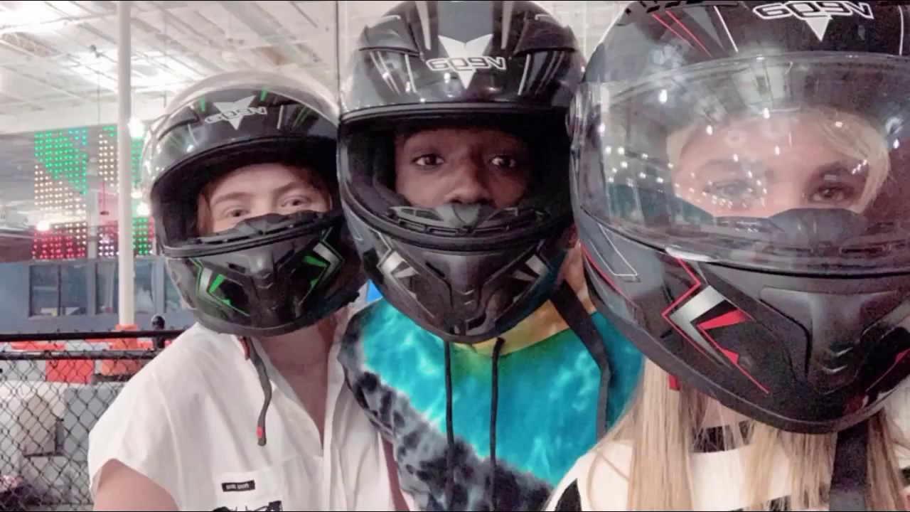 Wrap Party of Stranger Things Season 3 - YouTube