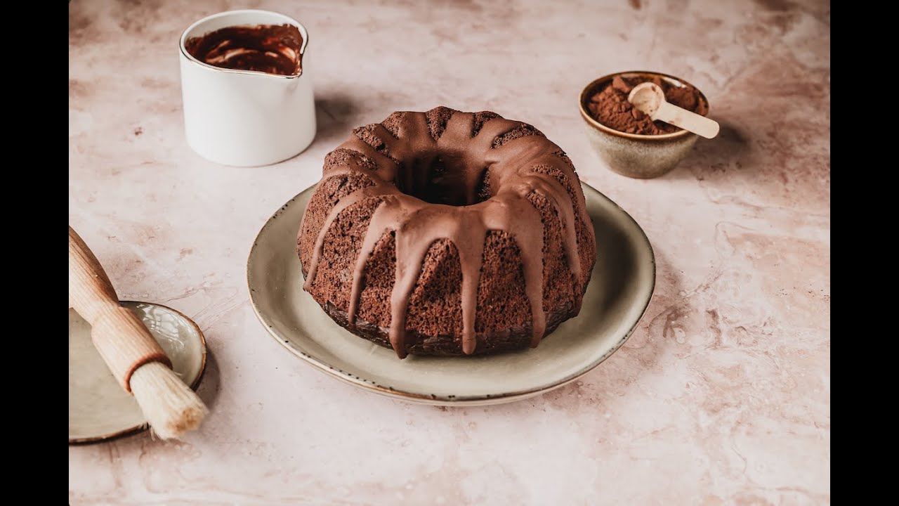 Cocoa and Beetroot Bundt Cake - It's BIO - YouTube