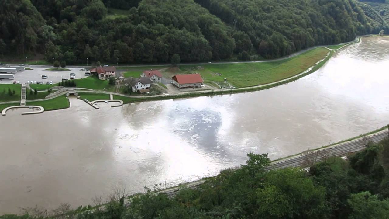 ePosavje.com - Reka Sava pod brestaniškim gradom, 13.9.2014 - YouTube
