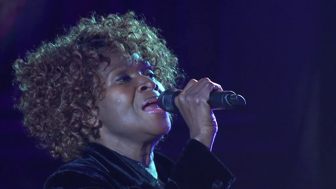 Liz McComb - Walk in the Light (Live Official) - YouTube