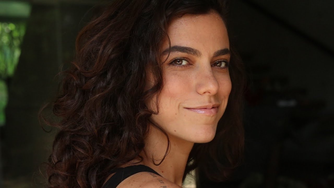 Conteúdo Atriz Carla Labate - YouTube