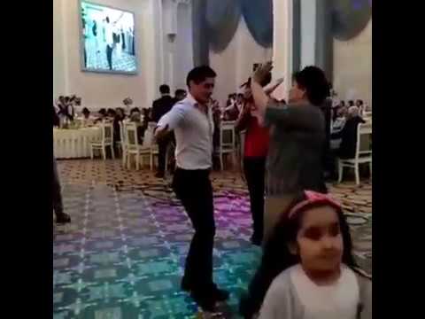 Dünya çempionu Rəsul Çunayevin anası ilə möhtəşəm rəqsi