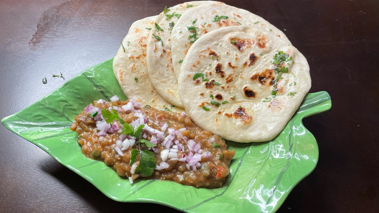 How To Make Street Style Mutter Kulcha At Home | TheHomeCook - YouTube