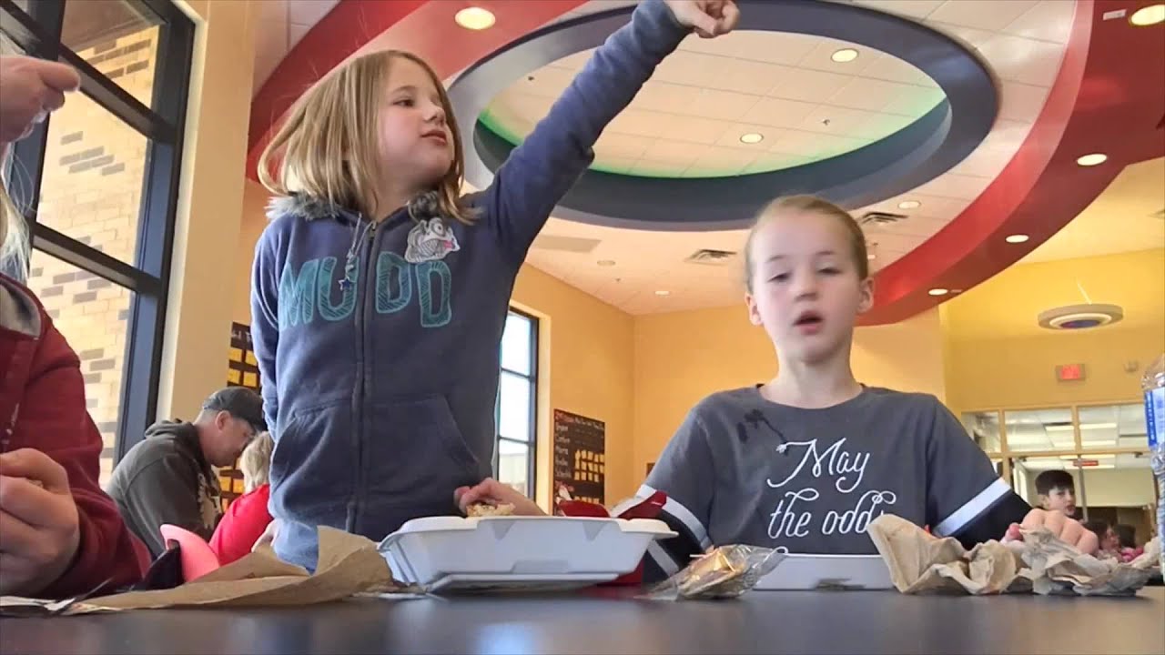 Eating Lunch With Riley (Time-Lapse) - YouTube
