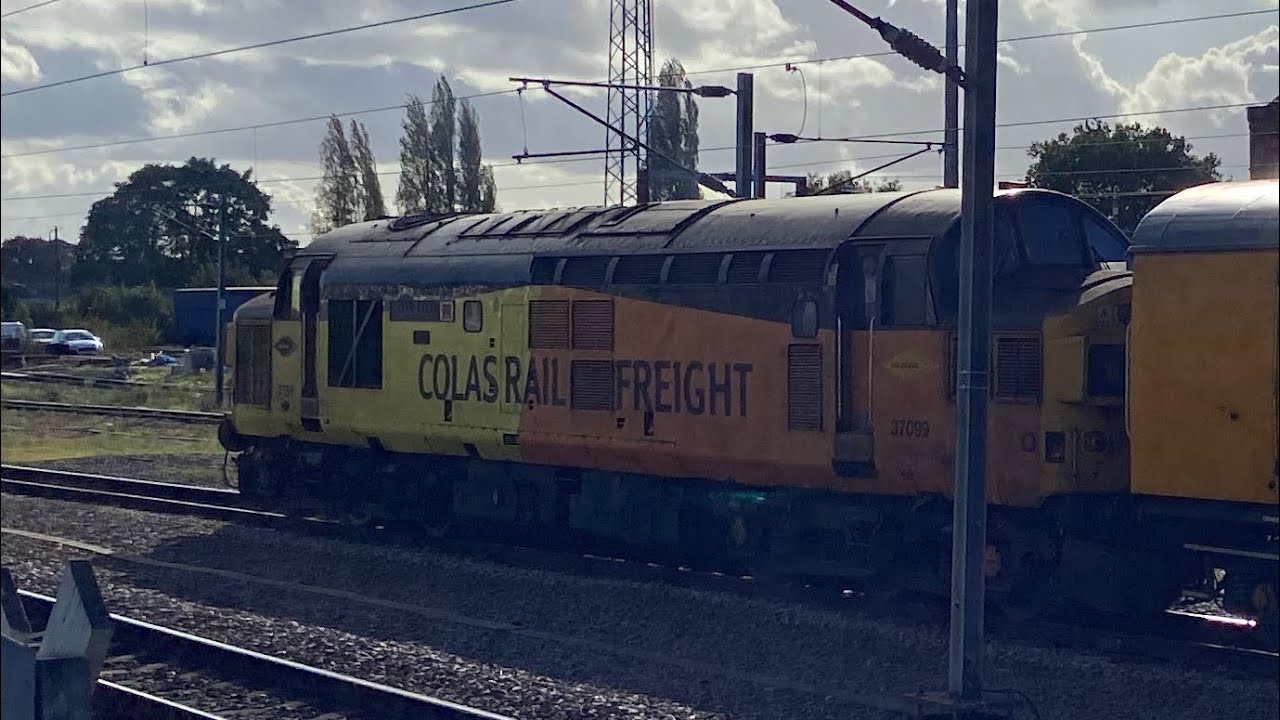 37099+37421 THRASH out of Doncaster Yard - YouTube