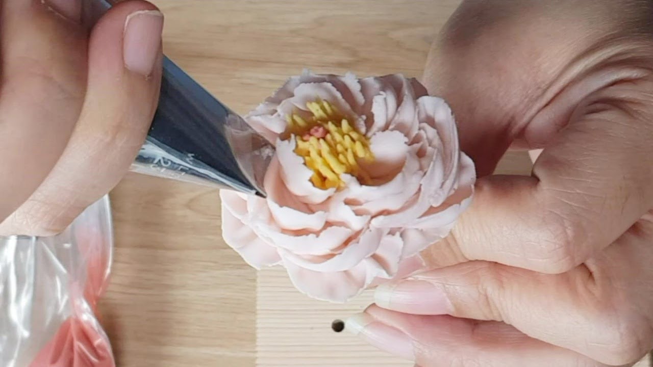 앙금플라워 모란꽃 파이핑 나름 디테일한 설명 | Bean paste flower piping, detailed explanation of peony flower - YouTube