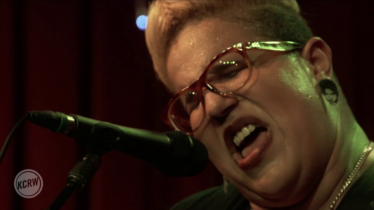 Alabama Shakes performing "Don't Wanna Fight" Live on KCRW - YouTube
