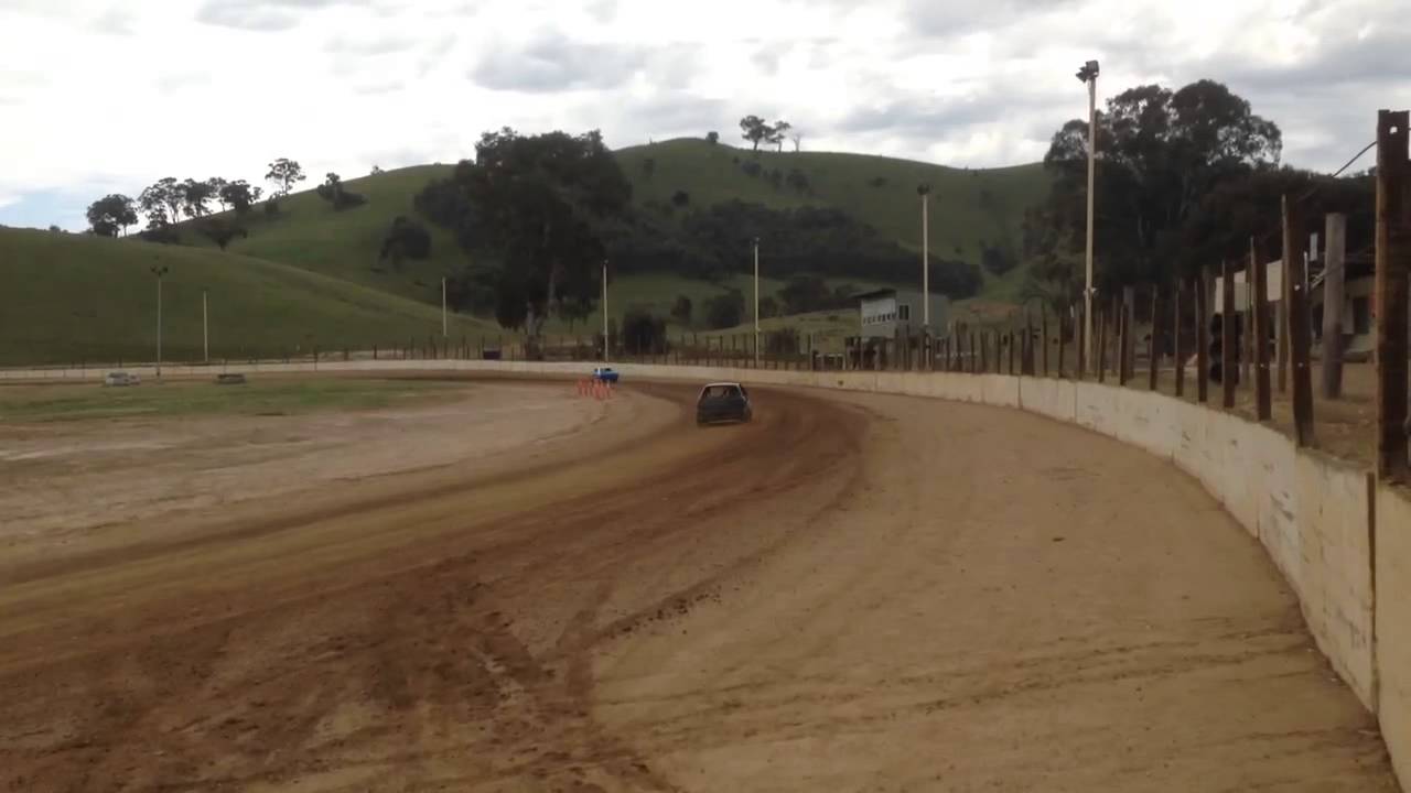 First laps in a junior sedan at Alexandra speedway 2014 - YouTube