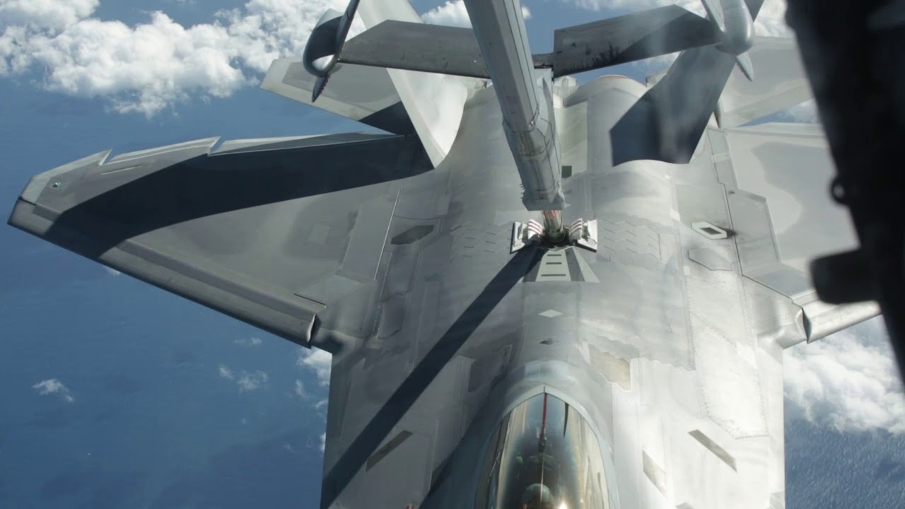 Mid-air refueling exercise out of Joint Base MDL - YouTube