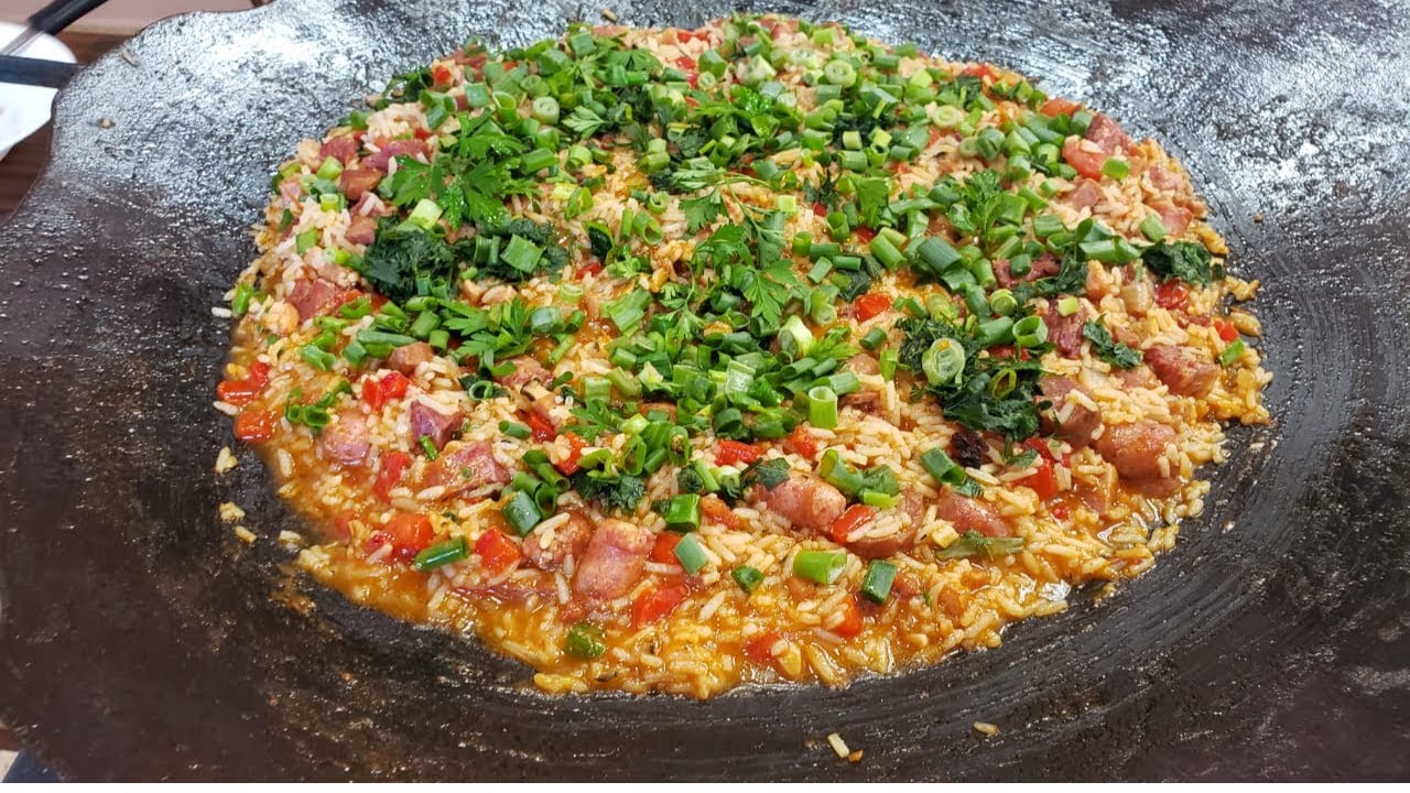 Arroz Carreteiro no Disco de Arado - YouTube