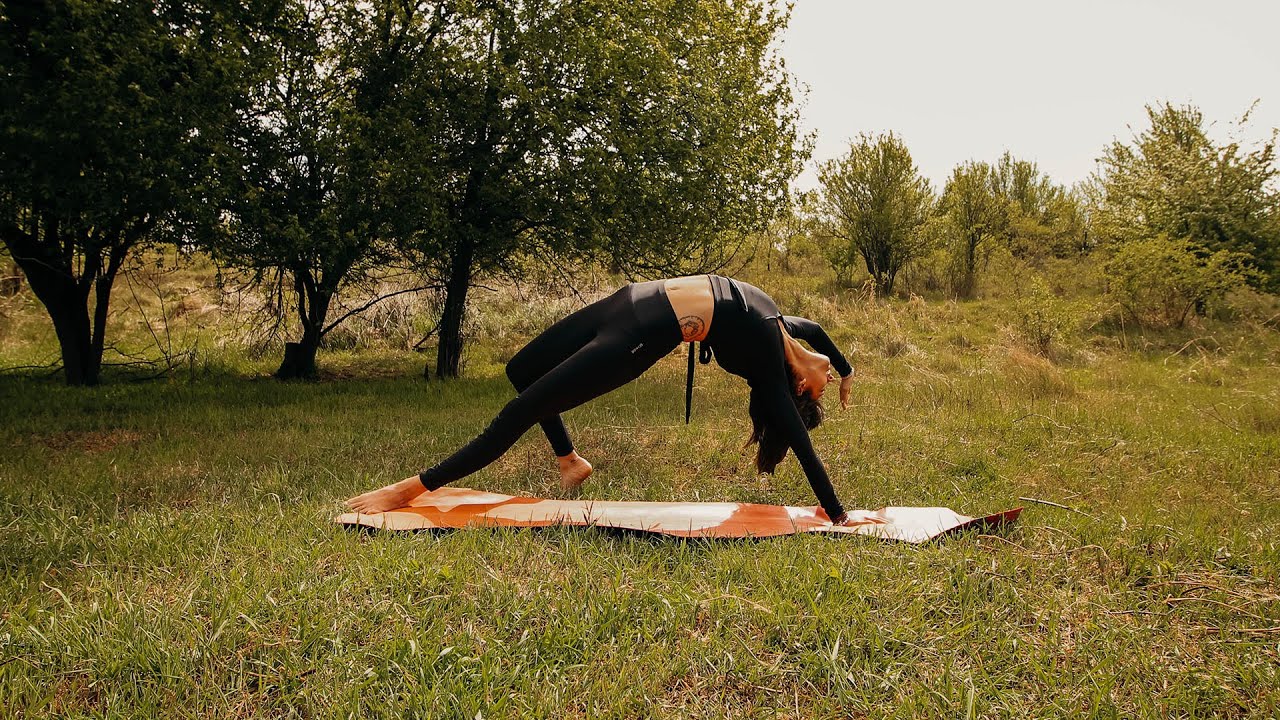 Vinyasa Flow pentru intreg corpul Yoga cu Simona - YouTube