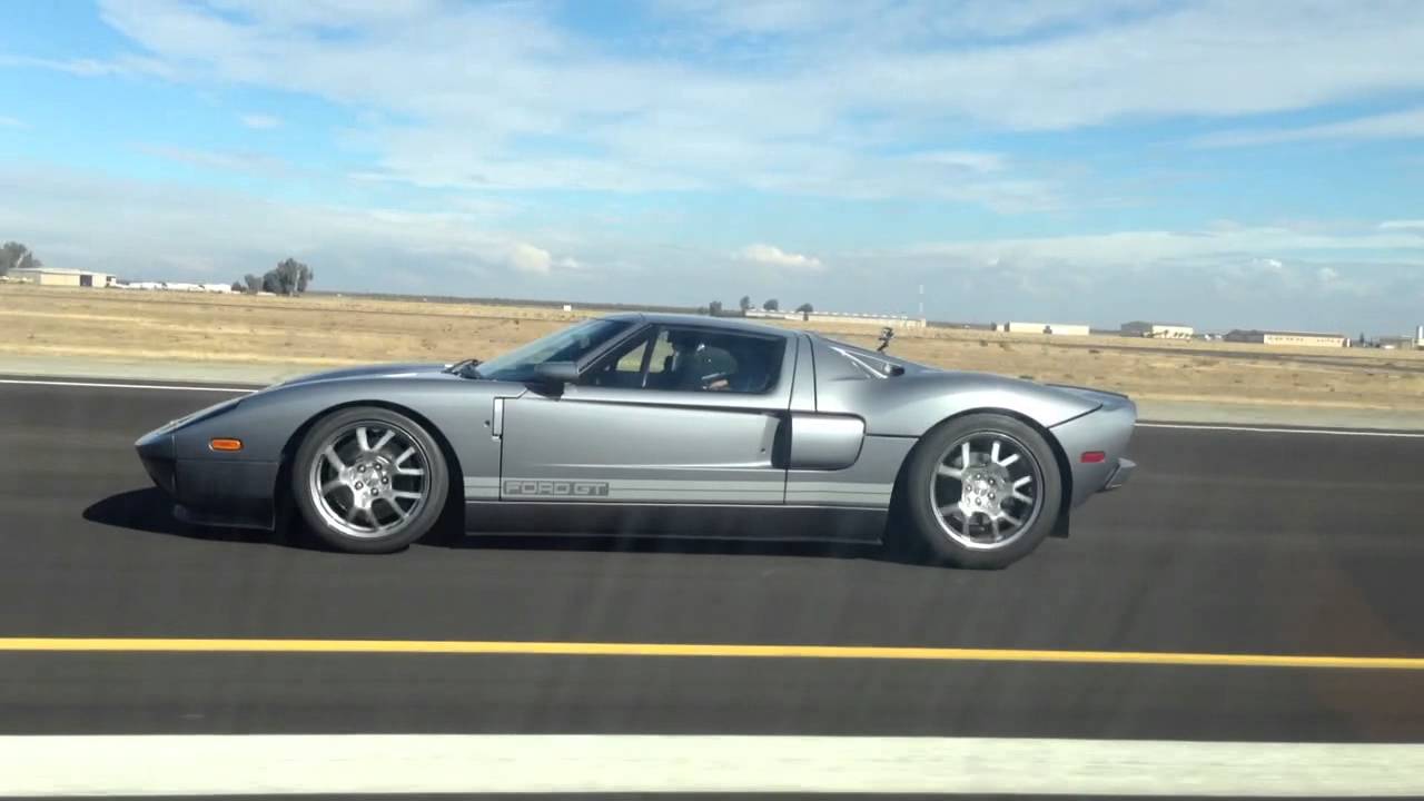Ford GT vs Modded GTR - YouTube