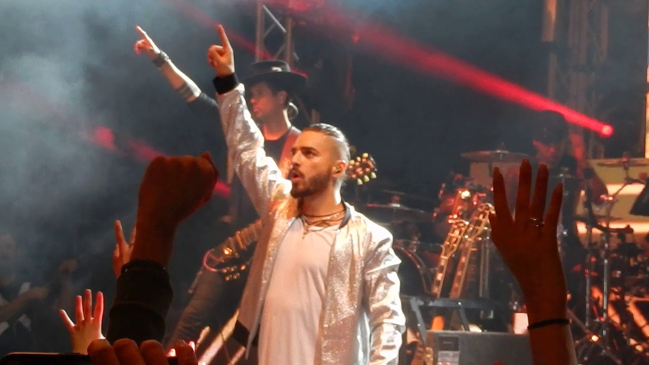 Maluma : the end of song Chantaje in London 26/09/2017 - YouTube
