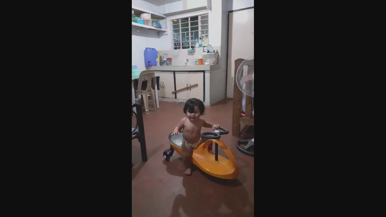 Funny Baby Driving A Twist Car - YouTube