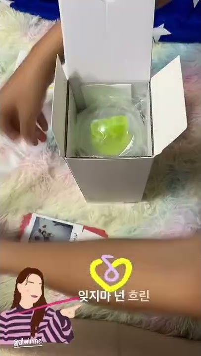 unboxing IU official light stick Version 3 with special freebie (IU-Ike) - YouTube