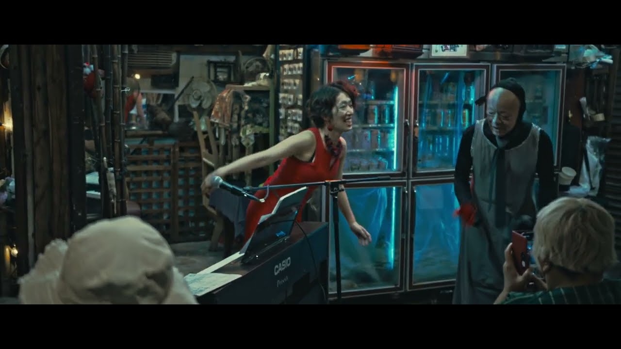 Rie leeさんとデカルコマリィさんの公演を急いで観に行ったけど間に合わなかった。。 - YouTube