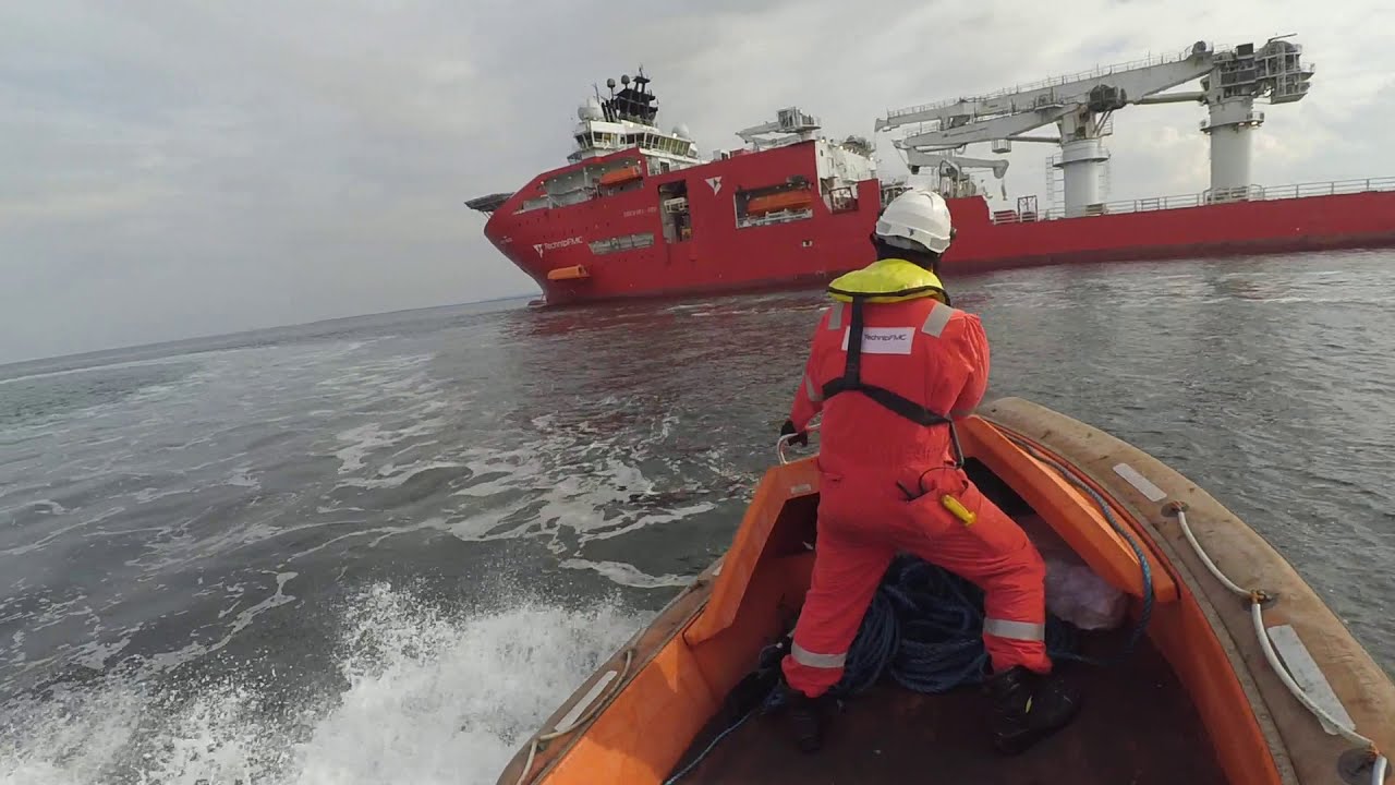 Driving / maneuvering a Fast Rescue Boat or Fast Rescue Craft for ...