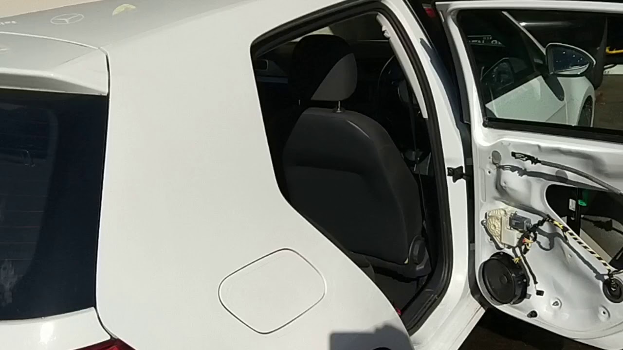 Volkswagen Golf water leak RHS rear door - YouTube