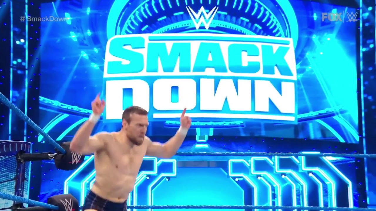 Daniel Bryan - Running Knee to Heath Slater - YouTube