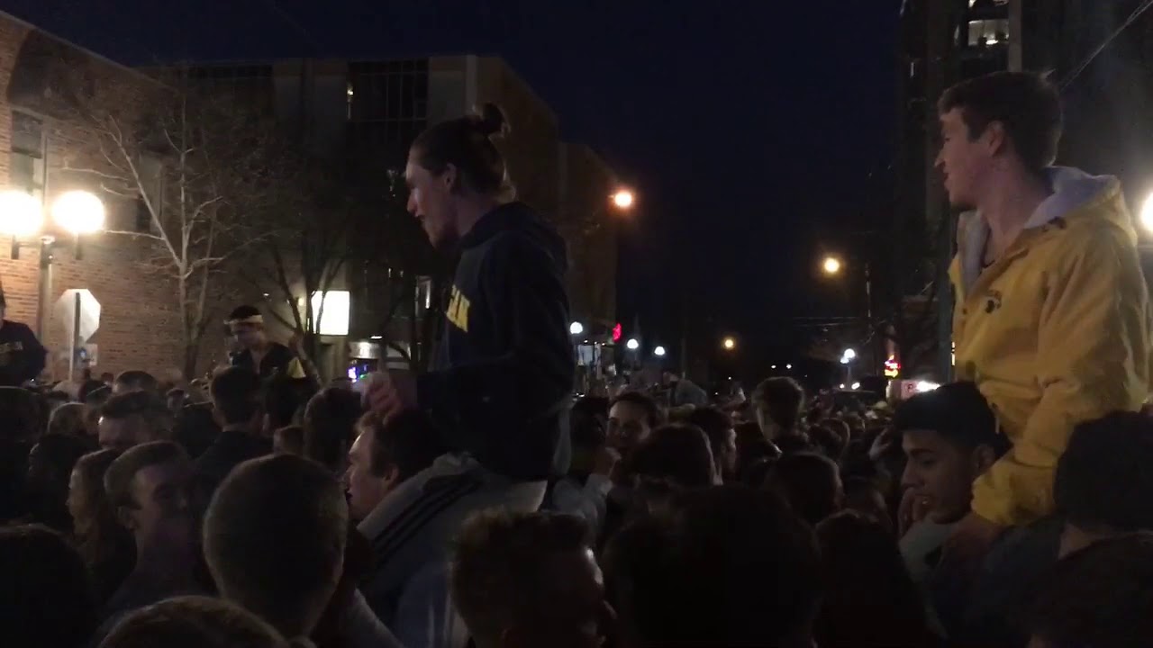“It’s great to be a Michigan Wolverine!” crowd chants in Ann Arbor ...
