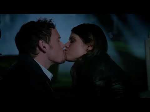 Alexandra Daddario   Hot Scene1