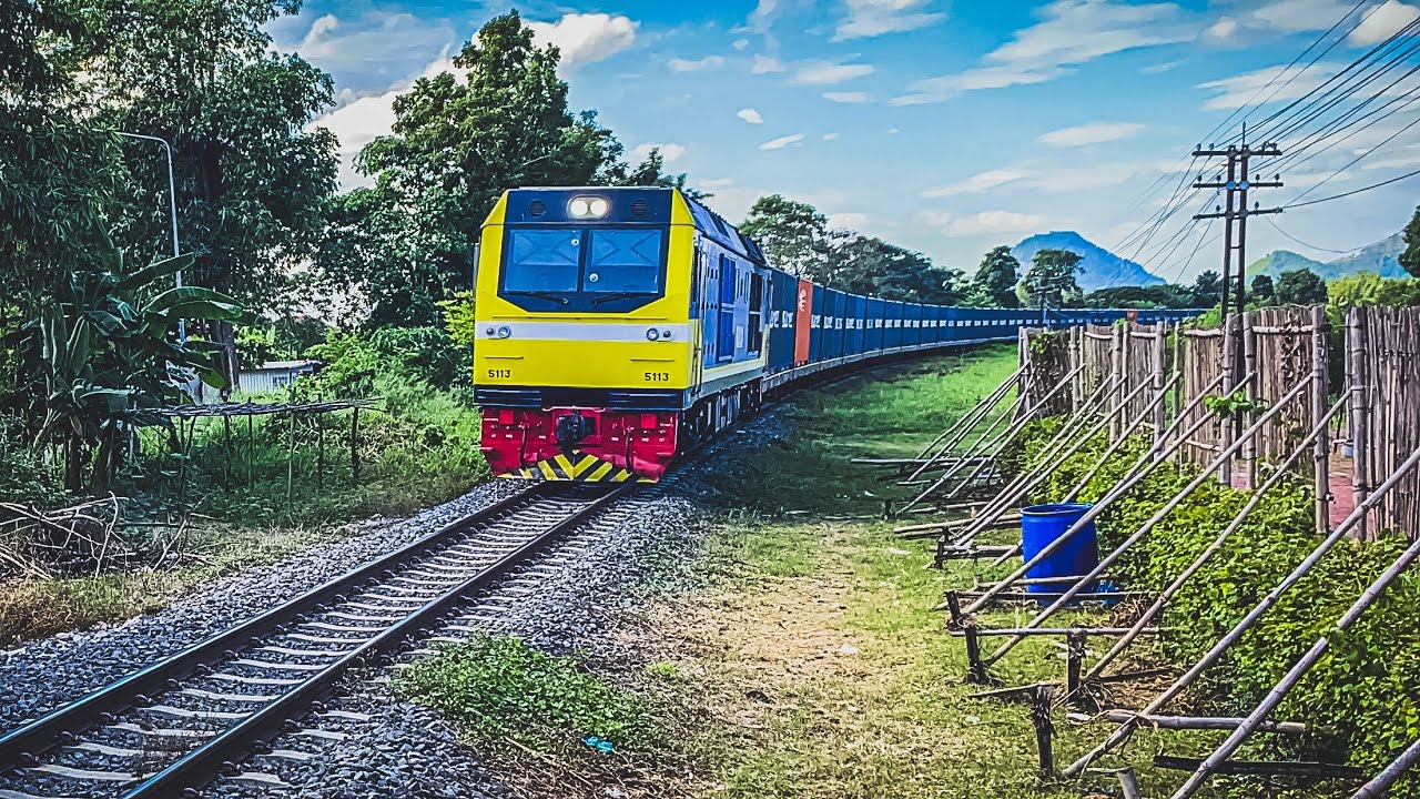 [รถไฟไทย] Freight Train. 553 มาบตาพุด-ชุมทางบัวใหญ่ Locomotive CSR SDA3 ...