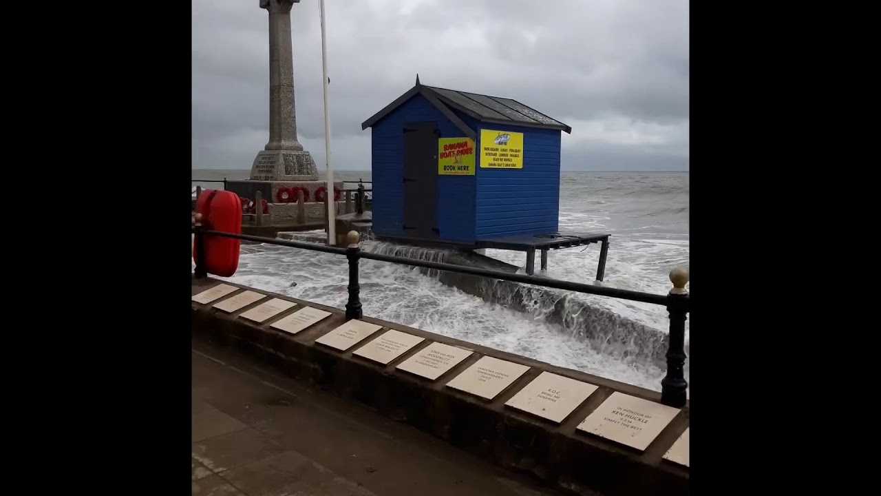 Heavy Rain And Strong Winds Batter Sandown Seafront - YouTube