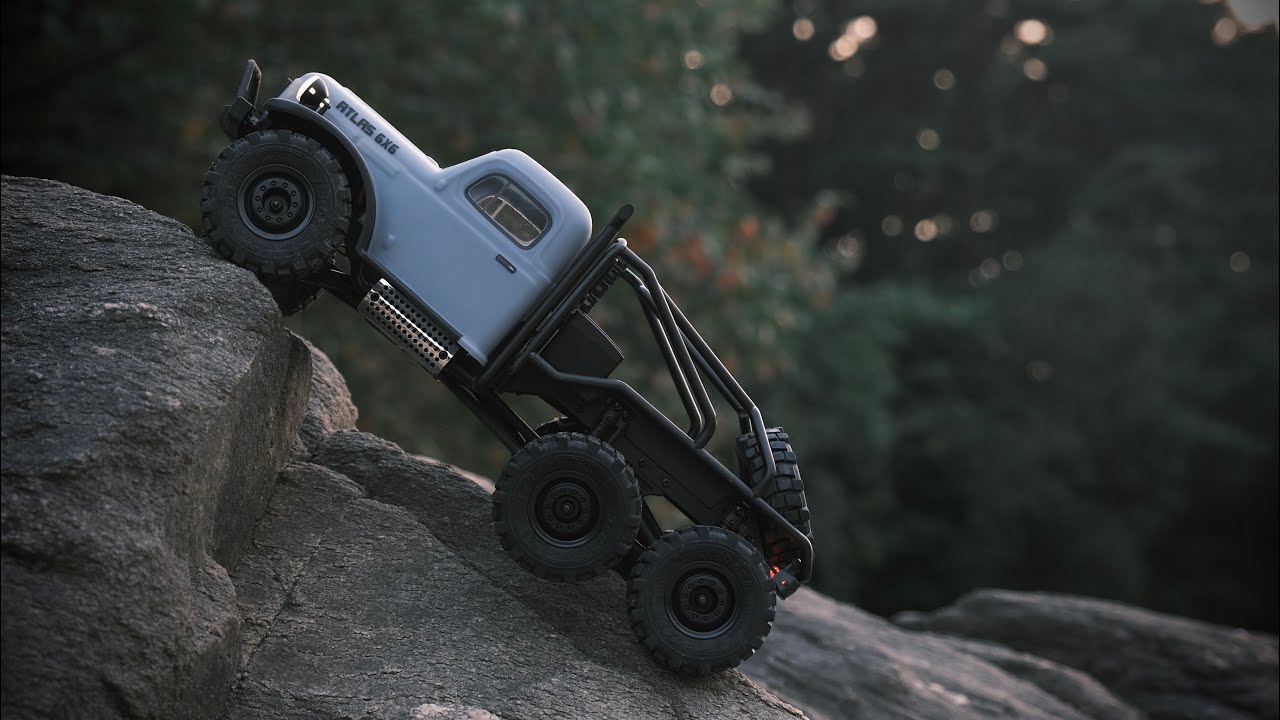 1/18 Scale FMS ATLAS 6X6 Rock Crawling - YouTube