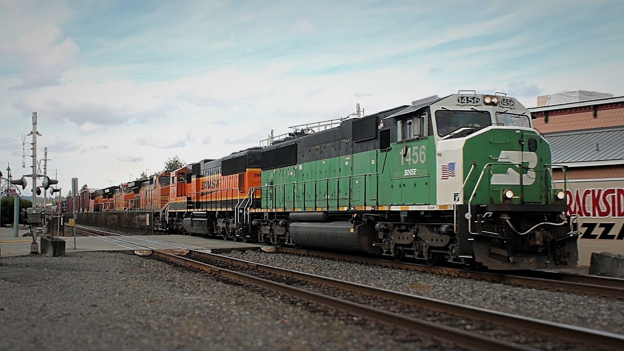 Three Afternoon Trains in Puyallup - BNSF 1456 Leads Crew 4! - Puyallup, WA - YouTube