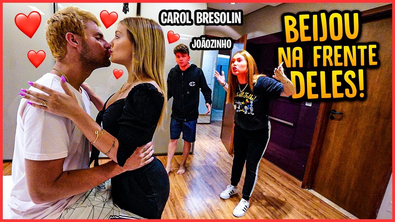 Beijei Minha Amiga Na Frente Do Namorado Dela E Da Minha Namorada