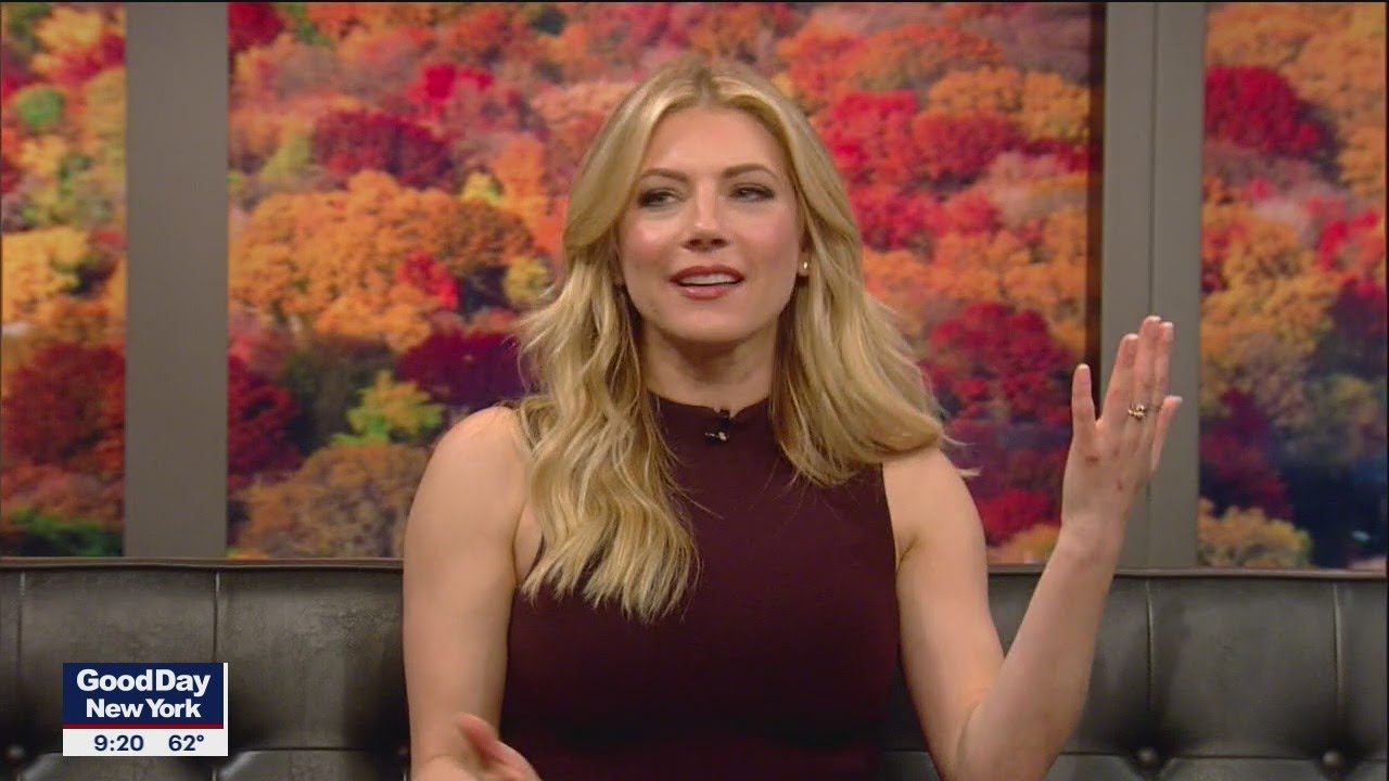 Actress Katheryn Winnick works to help Ukraine - YouTube