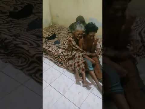 SE orang kakek nenek di bondowoso baru menika di usia ud lanjut