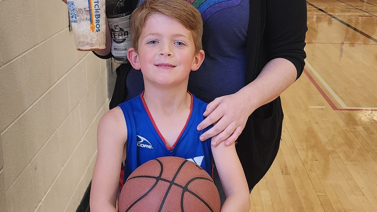 Jade(6) Scores 4 points 3 steals & learns to set picks, kinda - YouTube