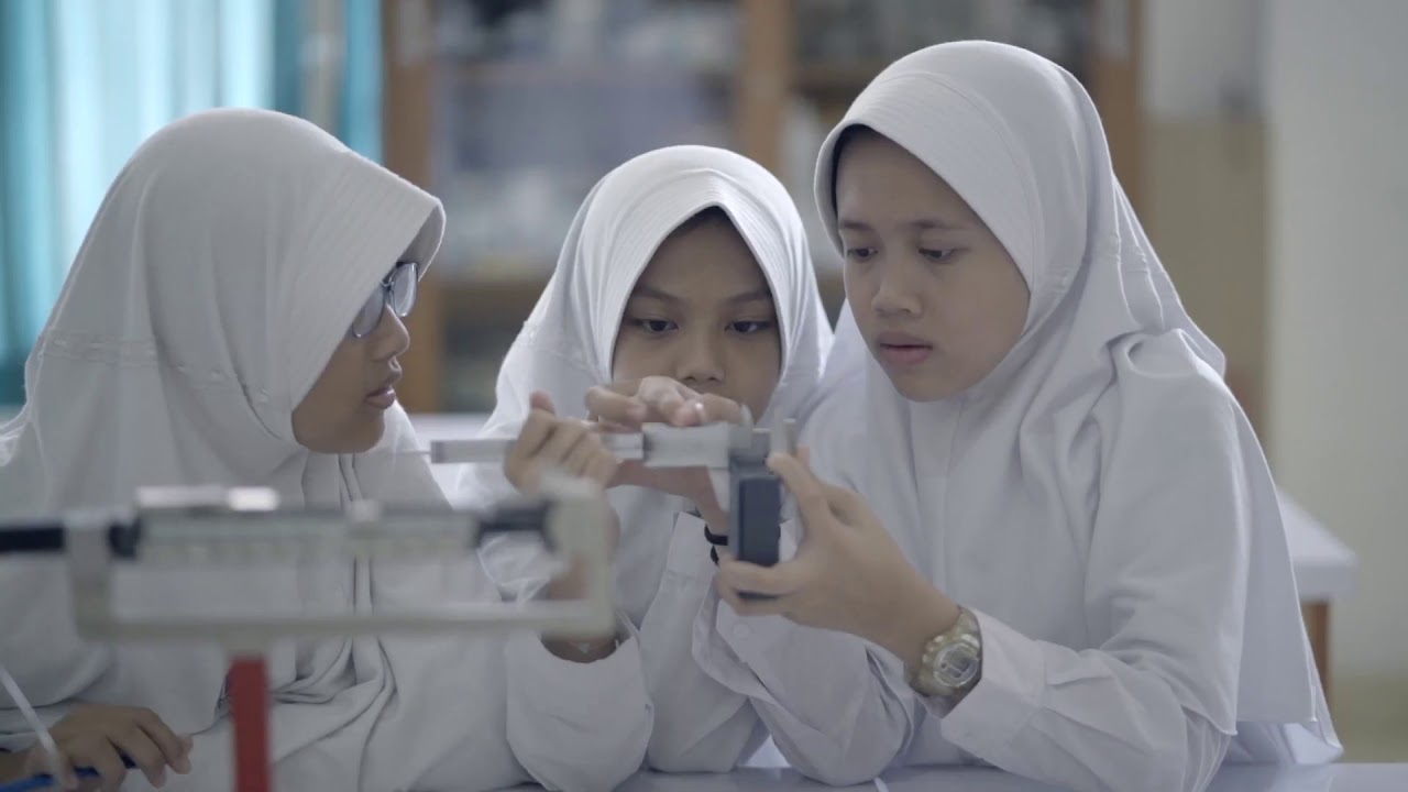 Profil SMP Al Azhar 21 Solo Baru 2020 - YouTube