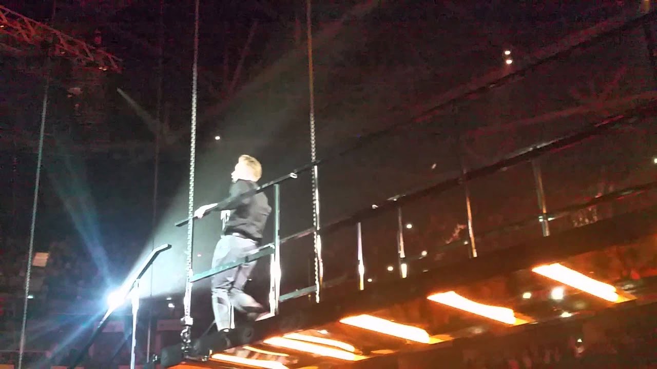 Olly Murs in concert at the O2 - YouTube
