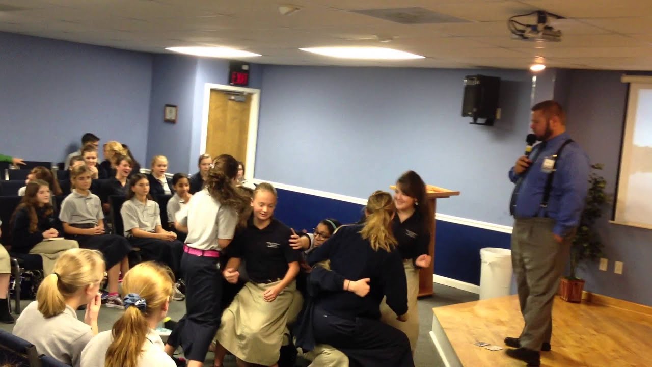 MCA Chapel Game - Birdie on a Perch - 11.01.2012 - YouTube