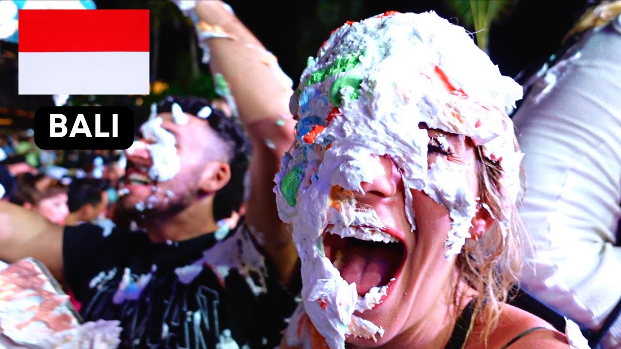 Steve Aoki Caked Us.. 🎂 (Atlas Beach Club) - YouTube