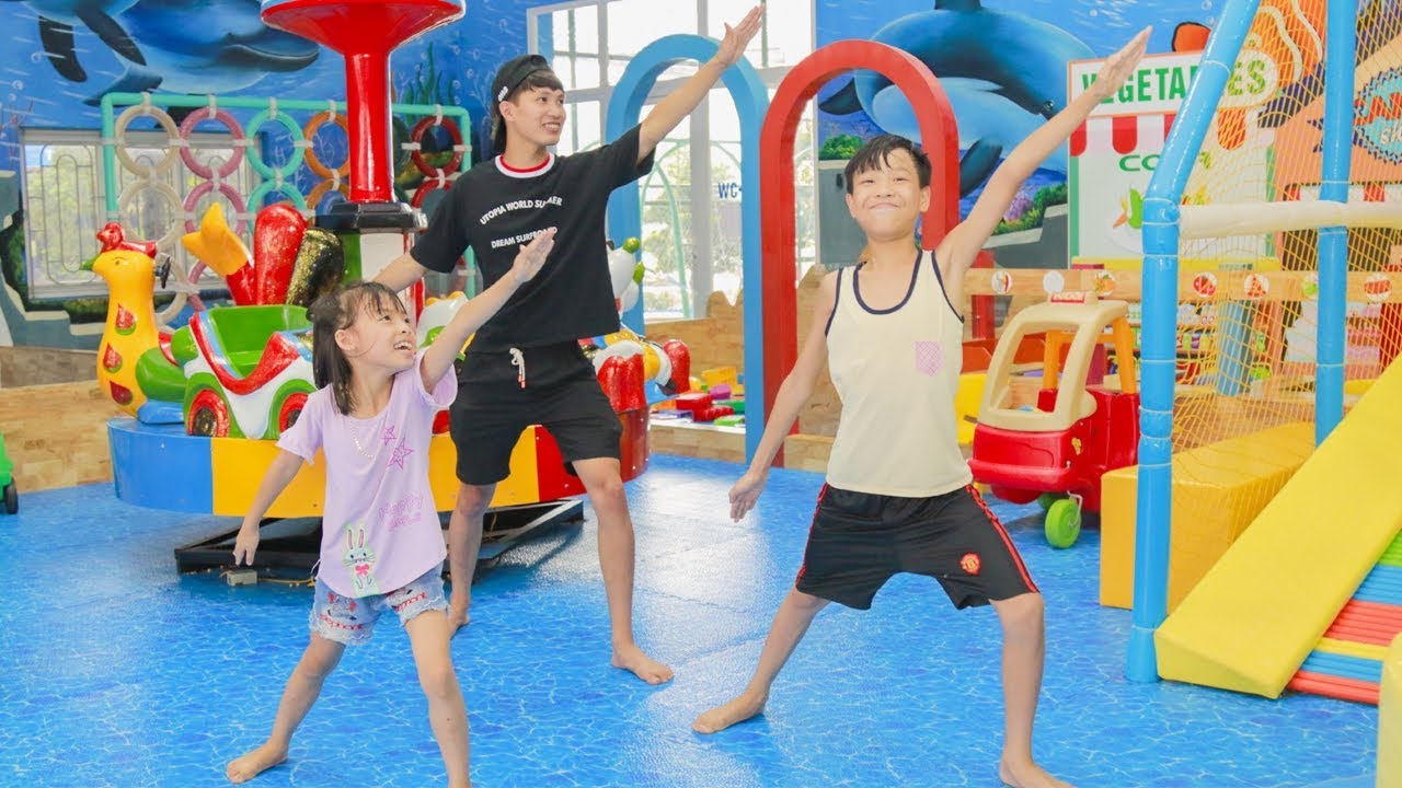 Kids Pretend Play Do Exercise Indoor Playground Row row your boat ...