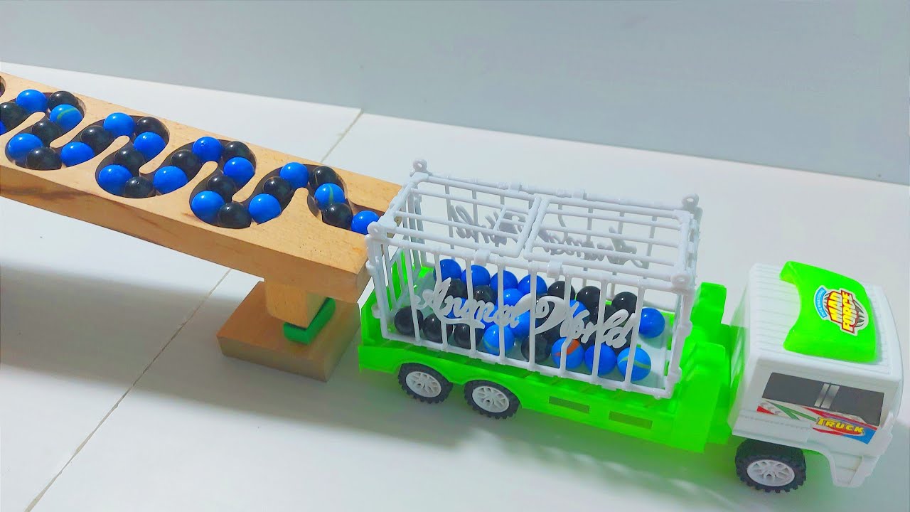 Marble run race, 2 HABA slope, struck carrying - YouTube