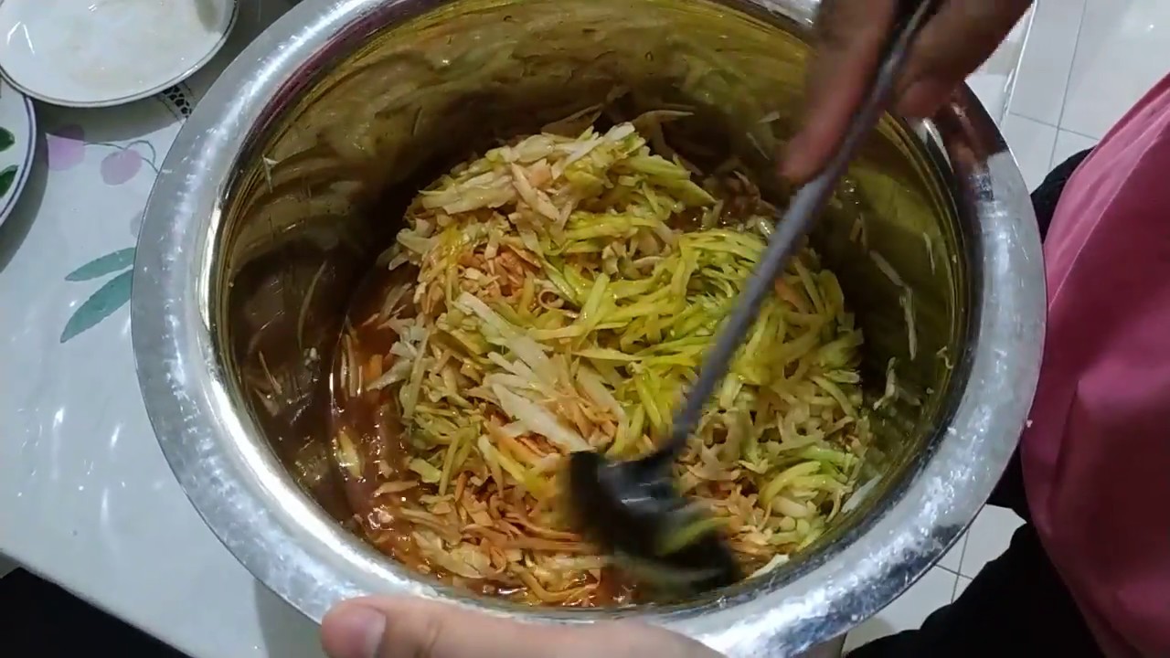 Cara mudah membuat rujak serut - YouTube