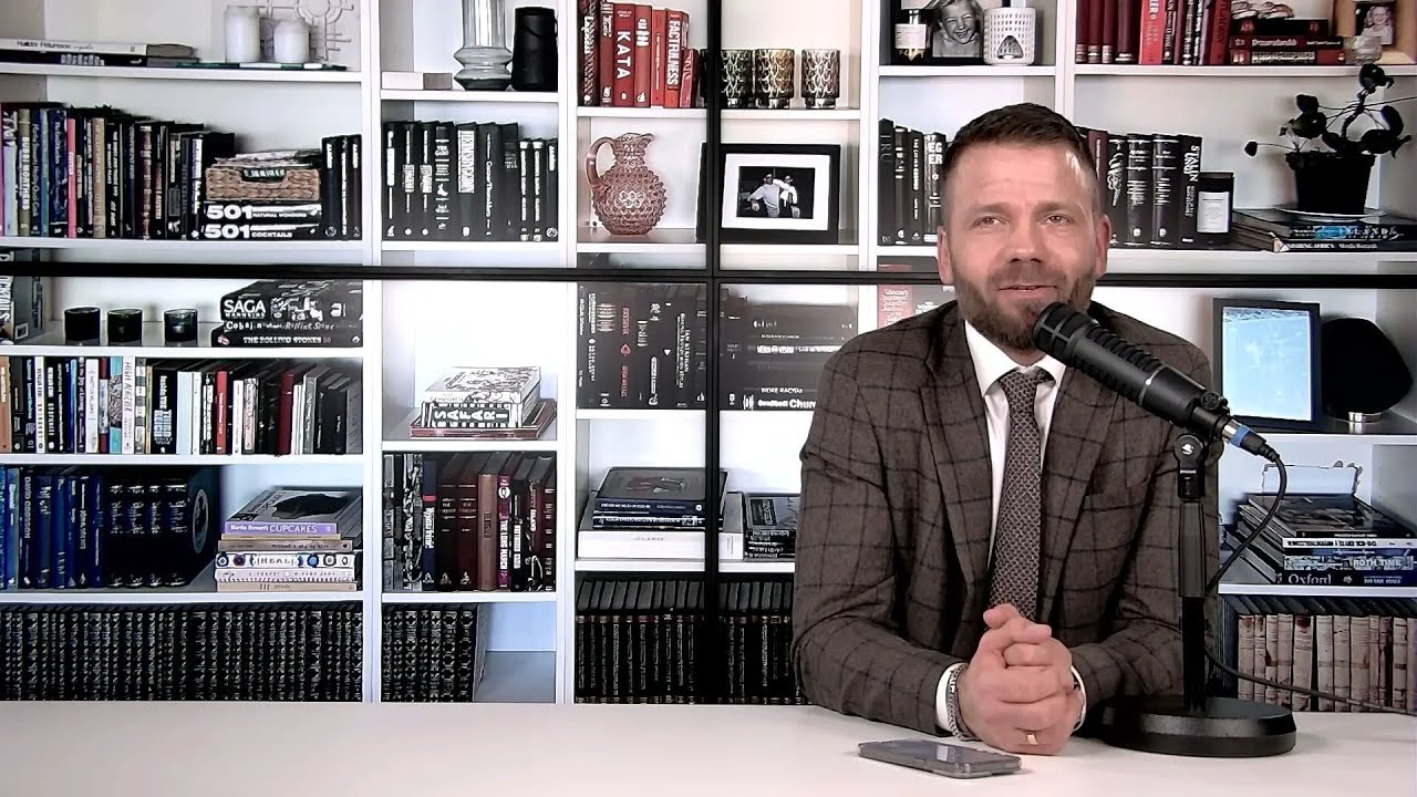 S01E01 | Feðraveldið er uppdiktuð bullukollukenning - YouTube