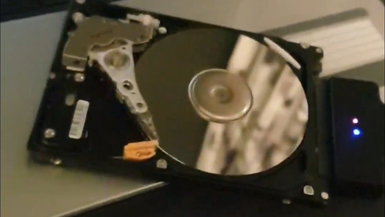 Messing around with some failing hard drives - YouTube