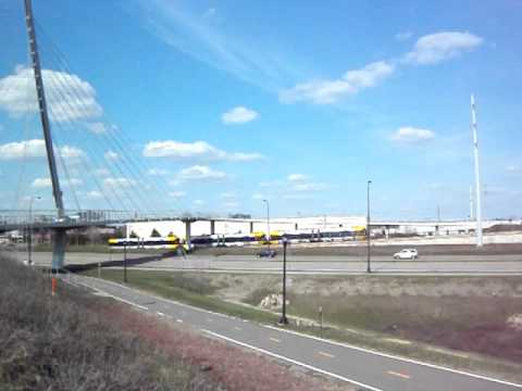 Martin Olav Sabo bridge, Hiawatha Avenue (sound) - YouTube