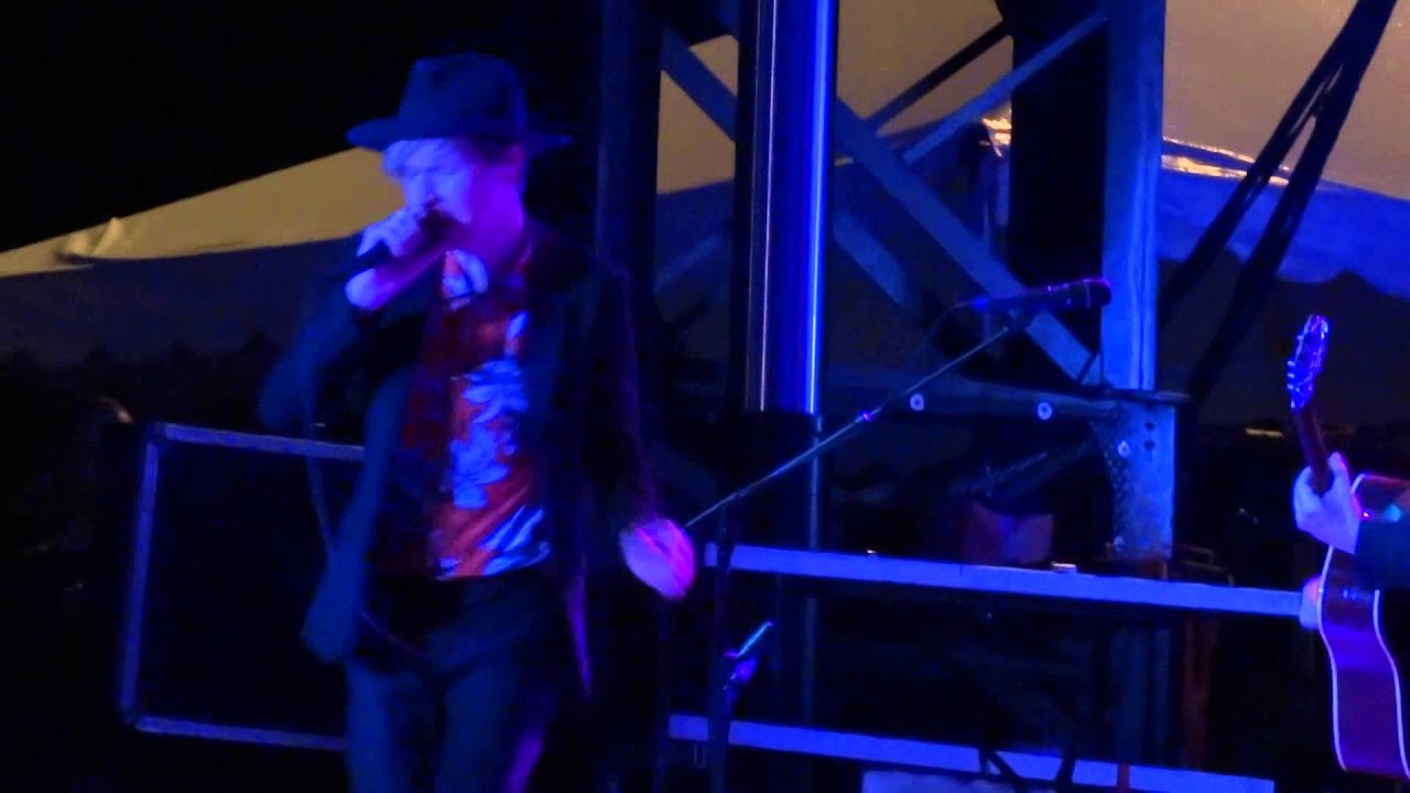 Beck "Girl" (HD) (HQ Audio) Pitchfork Chicago Live 7/18/2014 - YouTube