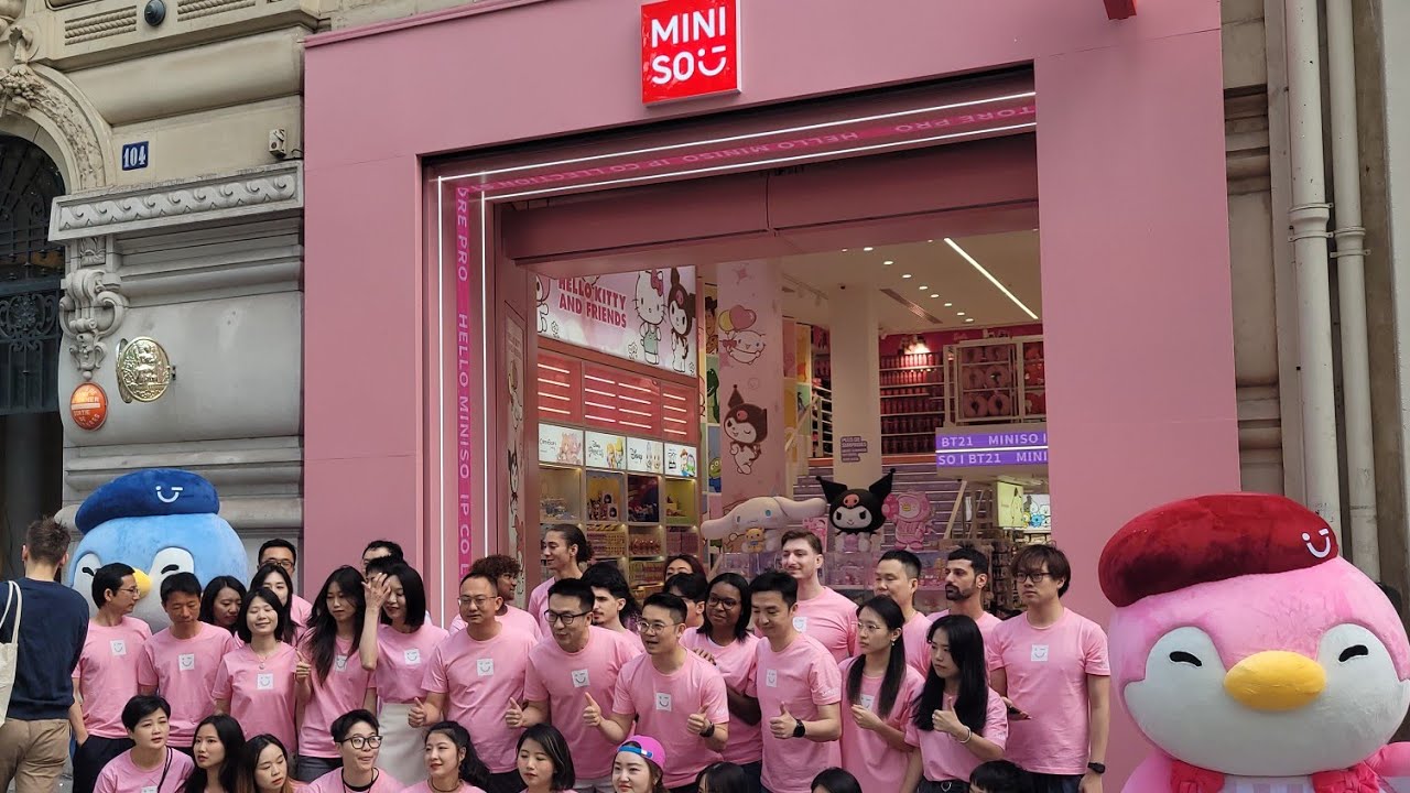 L'OUVERTURE DU PLUS GRAND MINISO D'EUROPE (tout pour Bangtan) - YouTube